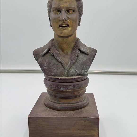Other | 1999 Elvis Presley Musical Bust Limited Edition 123 Of 4500 ...